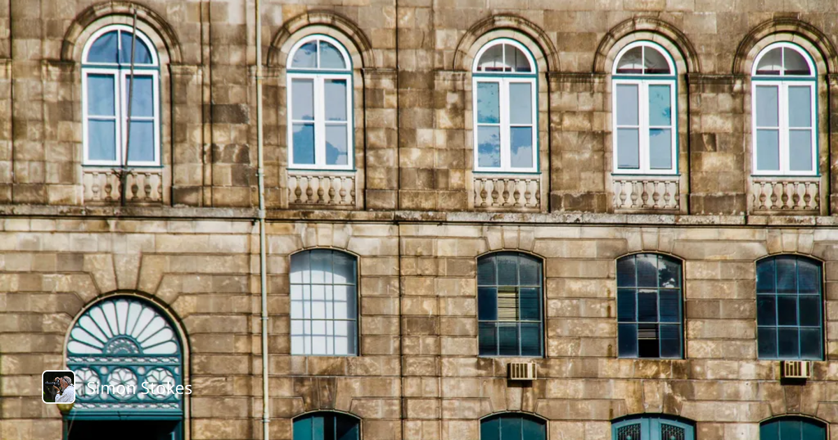 Portugal Facade by Simon Stokes